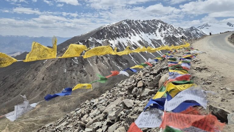 Khardungla La Pass Guide 2026 – Altitude, Weather, Best Time & How To Reach